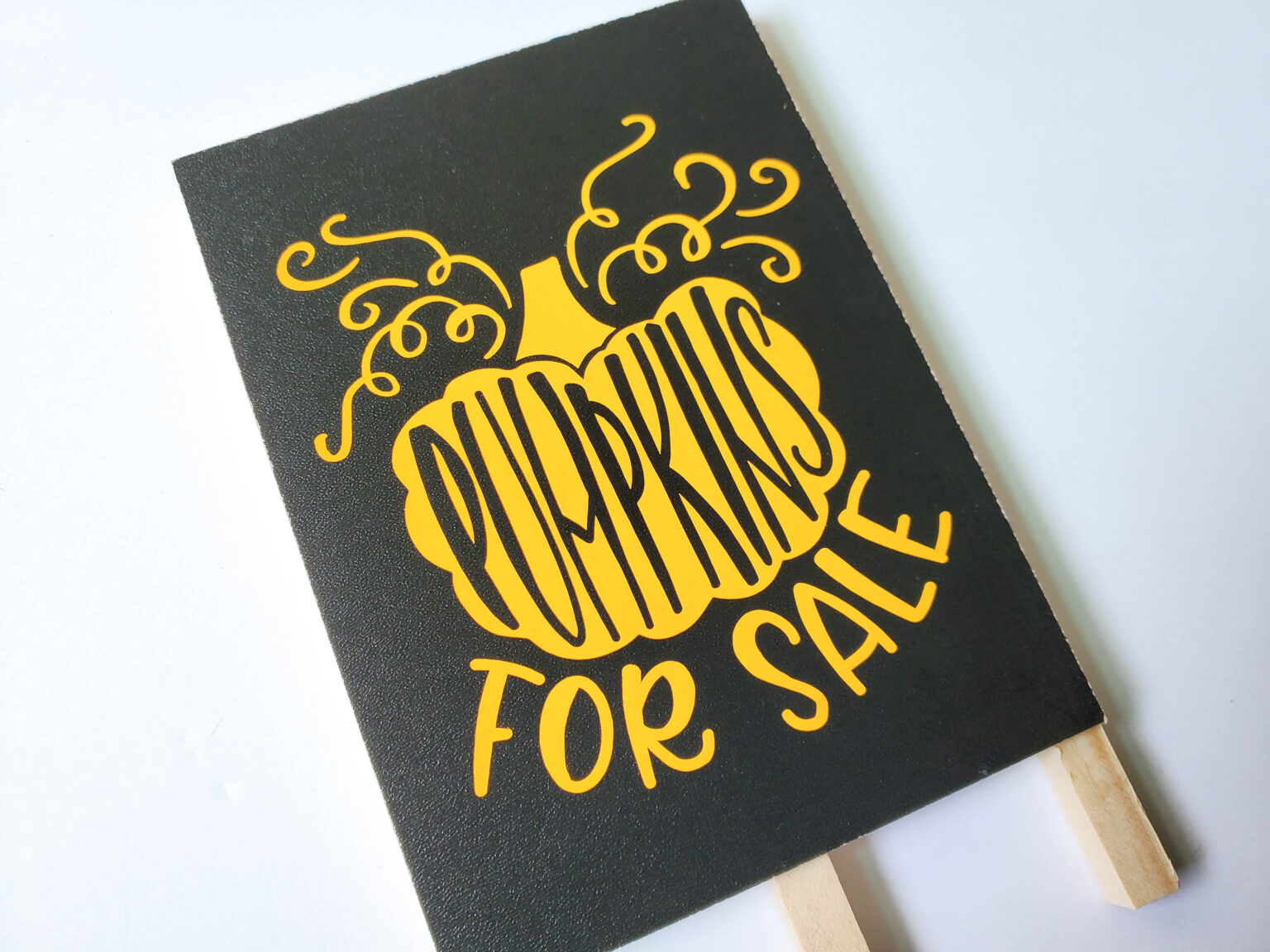DIY Pumpkin For Sale - Cricut Vinyl Fall Project - Jav Sid